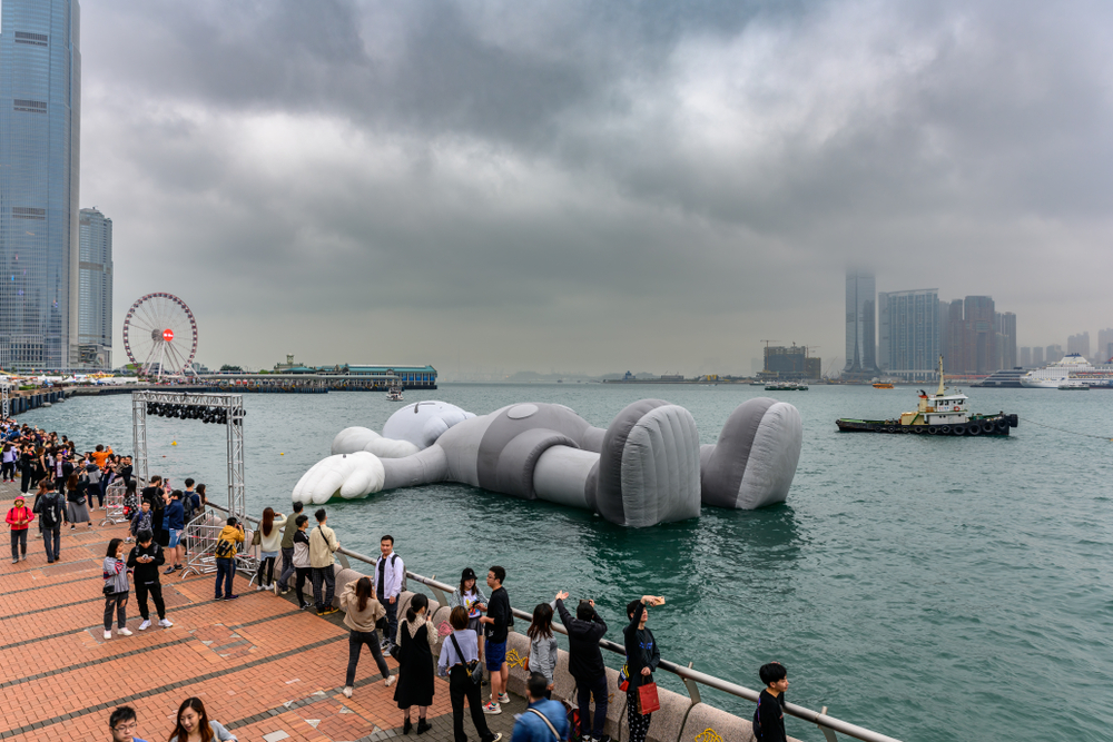 7 Deretan Negara Yang Pernah Menjadi Destinasi Kaws: Holiday - GoodStats